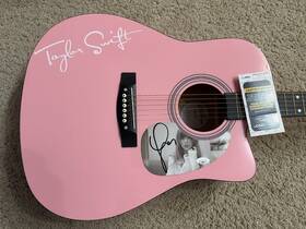 TAYLOR ROX-2748 Swift Signed Pink Acoustic Guitar Auto Jsa